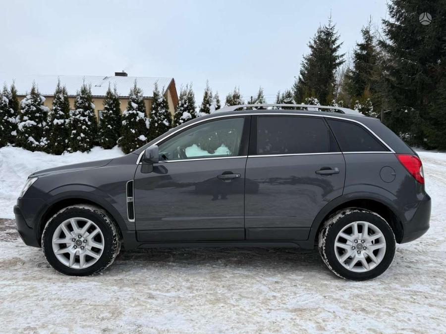 Grey Opel Antara 2010 in Utena, with an engine capacity of 1.99 L and mileage of 214 thousand km for 4300 €, photo 6 on AUTOMOTO.COM.LV