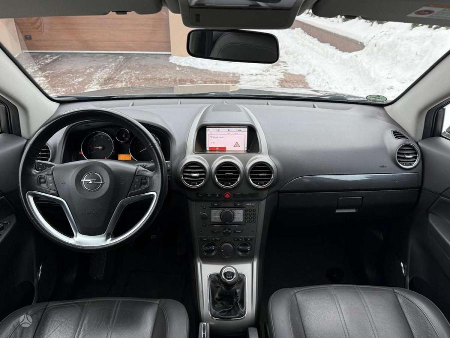 Grey Opel Antara 2010 in Utena, with an engine capacity of 1.99 L and mileage of 214 thousand km for 4300 €, photo 12 on AUTOMOTO.COM.LV