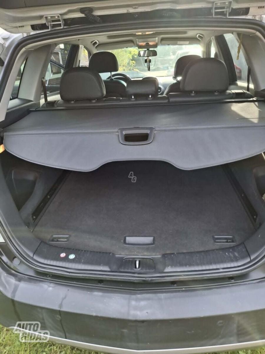 Grey Opel Antara 2010 in Klaipeda, with an engine capacity of 2.00 L and mileage of 200 thousand km for 4100 €, photo 12 on AUTOMOTO.COM.LV