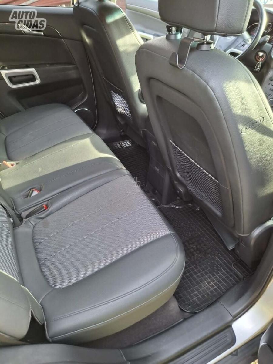 Grey Opel Antara 2010 in Klaipeda, with an engine capacity of 2.00 L and mileage of 200 thousand km for 4100 €, photo 14 on AUTOMOTO.COM.LV