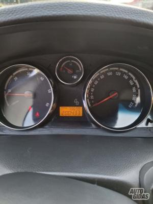 Grey Opel Antara 2010 in Klaipeda, with an engine capacity of 2.00 L and mileage of 200 thousand km for 4100 €, photo 15 on AUTOMOTO.COM.LV