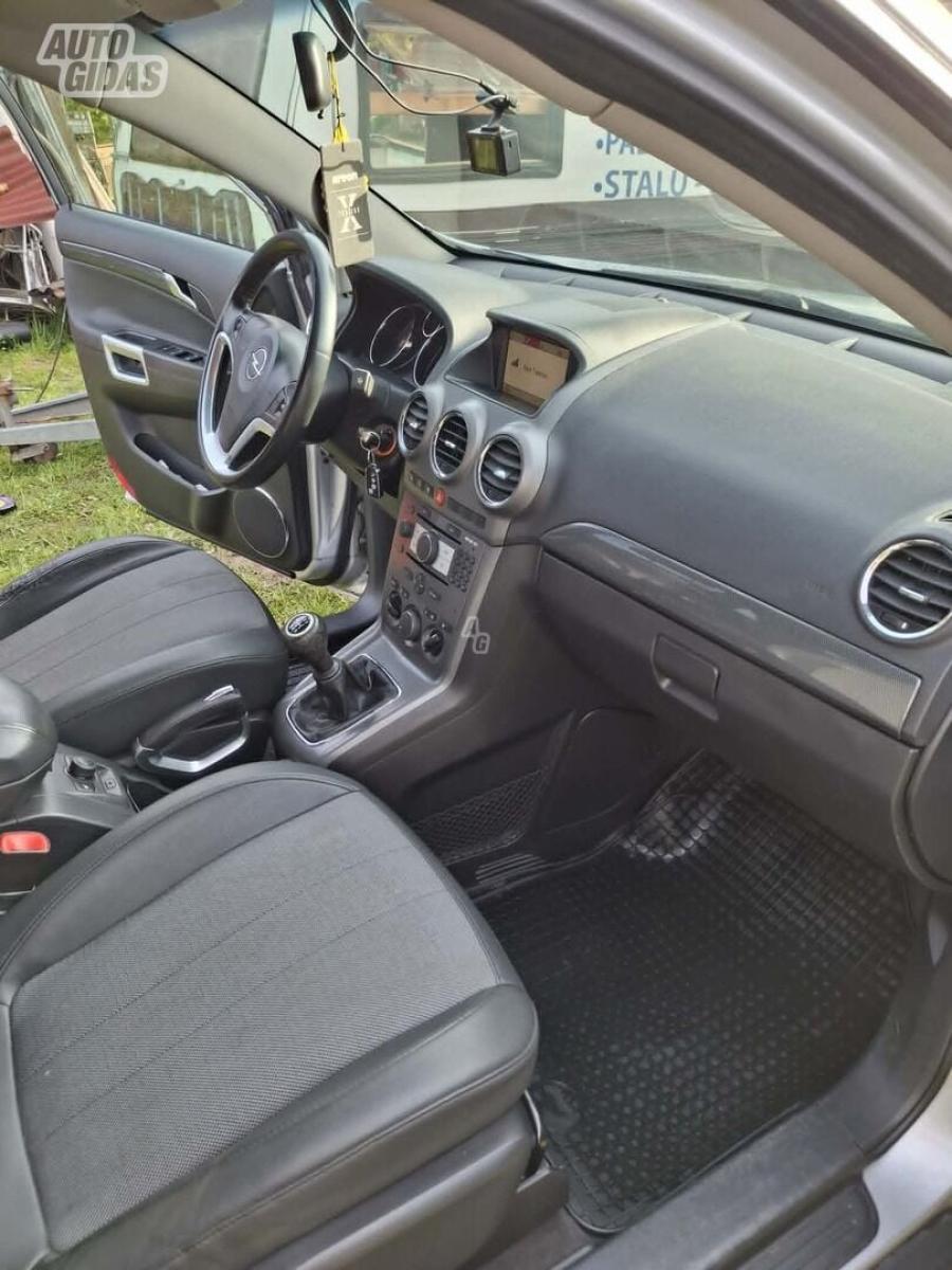 Grey Opel Antara 2010 in Klaipeda, with an engine capacity of 2.00 L and mileage of 200 thousand km for 4100 €, photo 16 on AUTOMOTO.COM.LV