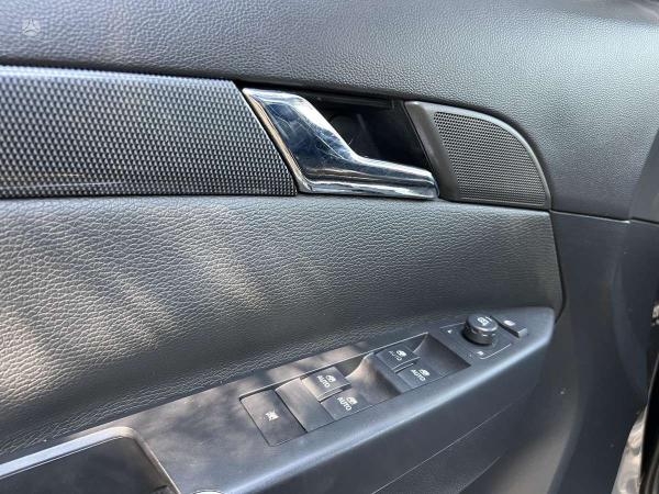 Pelēks Opel Antara 2010 Viļņa, ar dzinēja tilpumu 3.20 L un nobraukumu 262 tūkst. km par 2999 €, foto 10 vietnē AUTOMOTO.COM.LV
