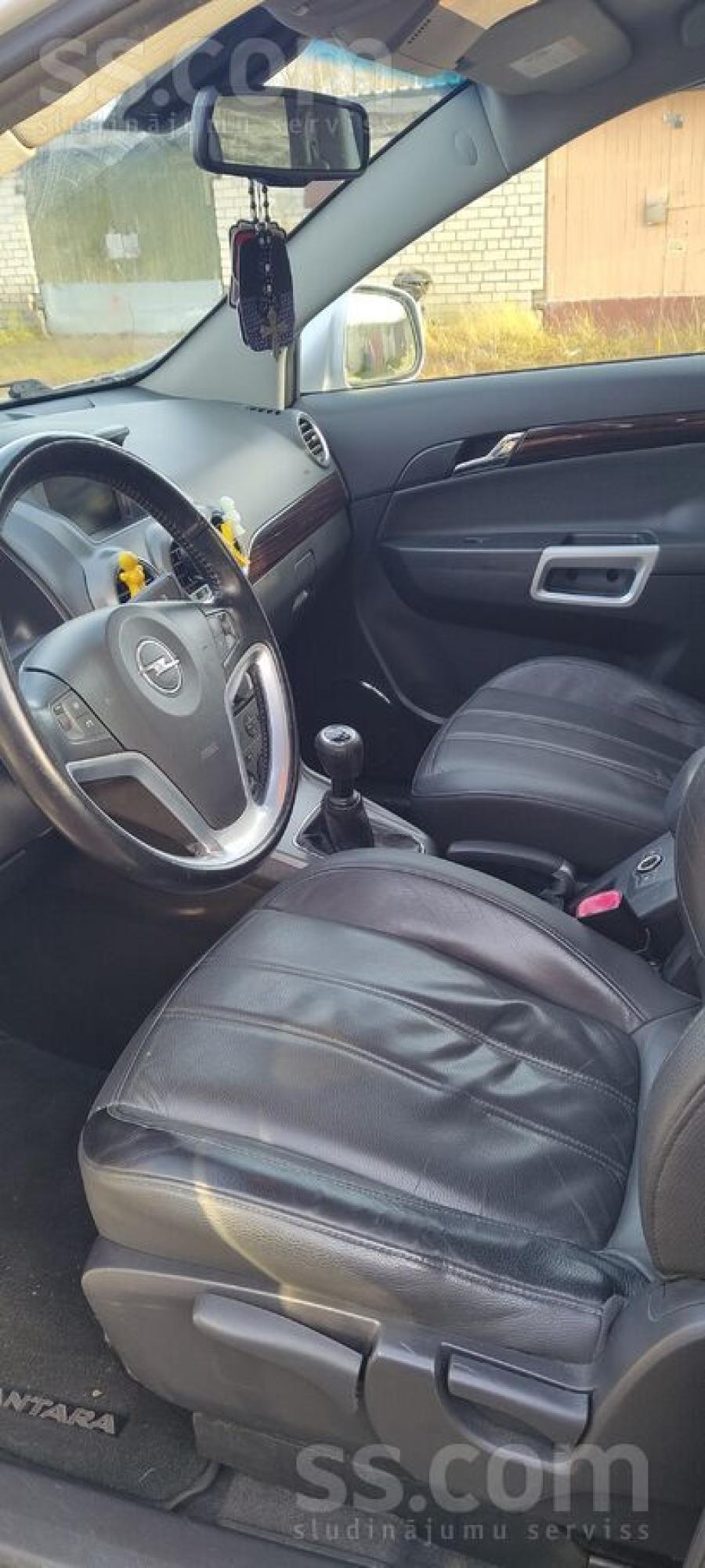 Grey Opel Antara 2010 in Saldus, with an engine capacity of 2.00 L and mileage of 321 thousand km for 4000 €, photo 7 on AUTOMOTO.COM.LV