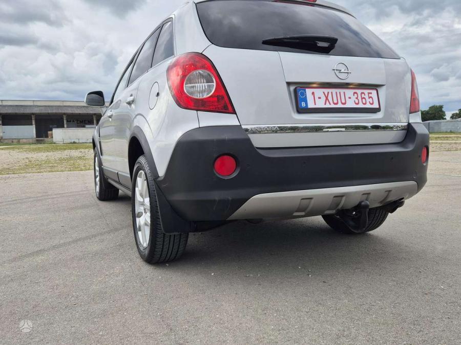 Grey Opel Antara 2010 in Siauliai, with an engine capacity of 1.99 L and mileage of 203 thousand km for 4350 €, photo 5 on AUTOMOTO.COM.LV
