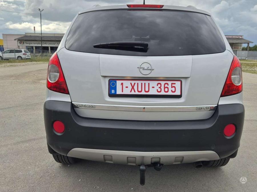 Grey Opel Antara 2010 in Siauliai, with an engine capacity of 1.99 L and mileage of 203 thousand km for 4350 €, photo 8 on AUTOMOTO.COM.LV