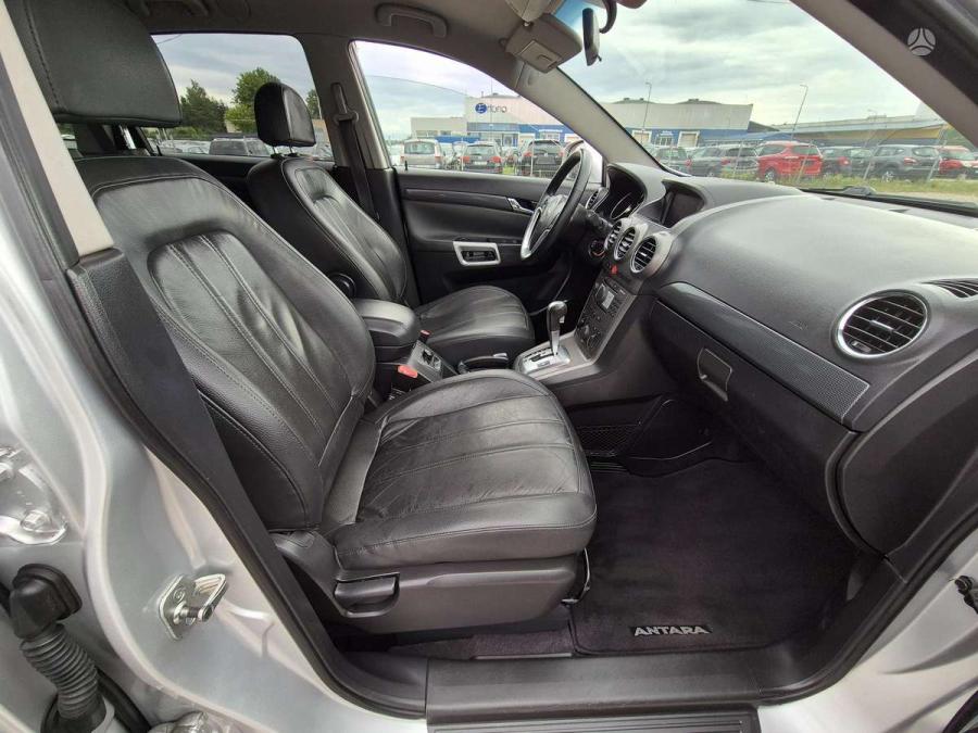 Grey Opel Antara 2010 in Siauliai, with an engine capacity of 1.99 L and mileage of 203 thousand km for 4350 €, photo 23 on AUTOMOTO.COM.LV