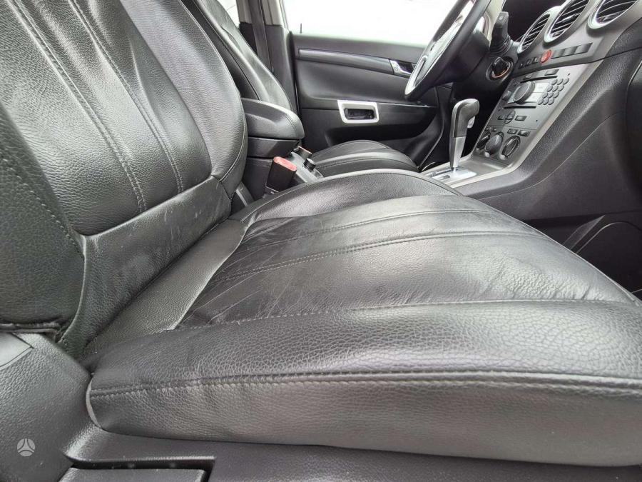 Grey Opel Antara 2010 in Siauliai, with an engine capacity of 1.99 L and mileage of 203 thousand km for 4350 €, photo 24 on AUTOMOTO.COM.LV