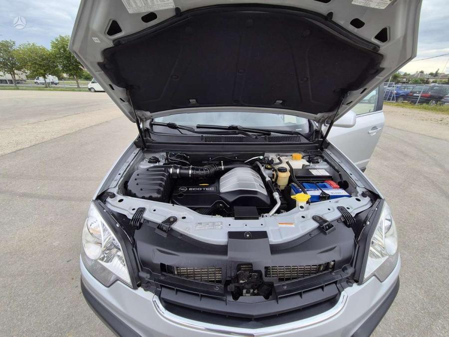 Grey Opel Antara 2010 in Siauliai, with an engine capacity of 1.99 L and mileage of 203 thousand km for 4350 €, photo 39 on AUTOMOTO.COM.LV