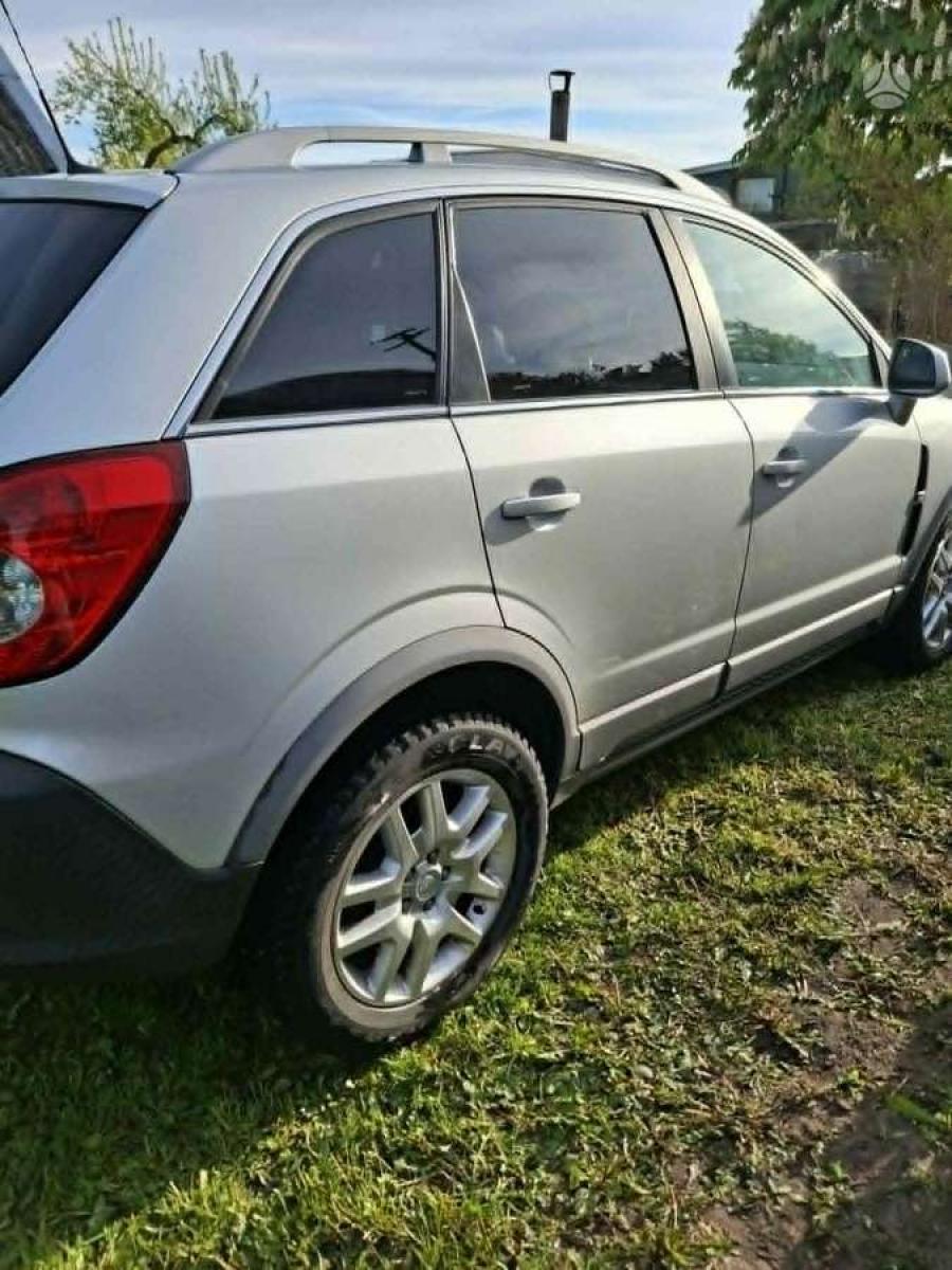 Grey Opel Antara 2010 in Klaipeda, with an engine capacity of 1.99 L and mileage of 200 thousand km for 3700 €, photo 1 on AUTOMOTO.COM.LV