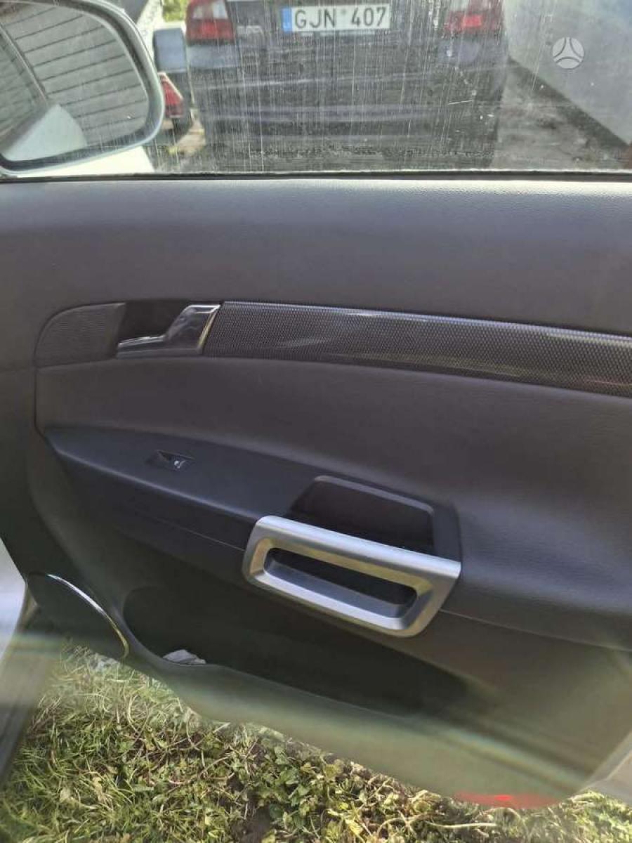 Grey Opel Antara 2010 in Klaipeda, with an engine capacity of 1.99 L and mileage of 200 thousand km for 3700 €, photo 11 on AUTOMOTO.COM.LV