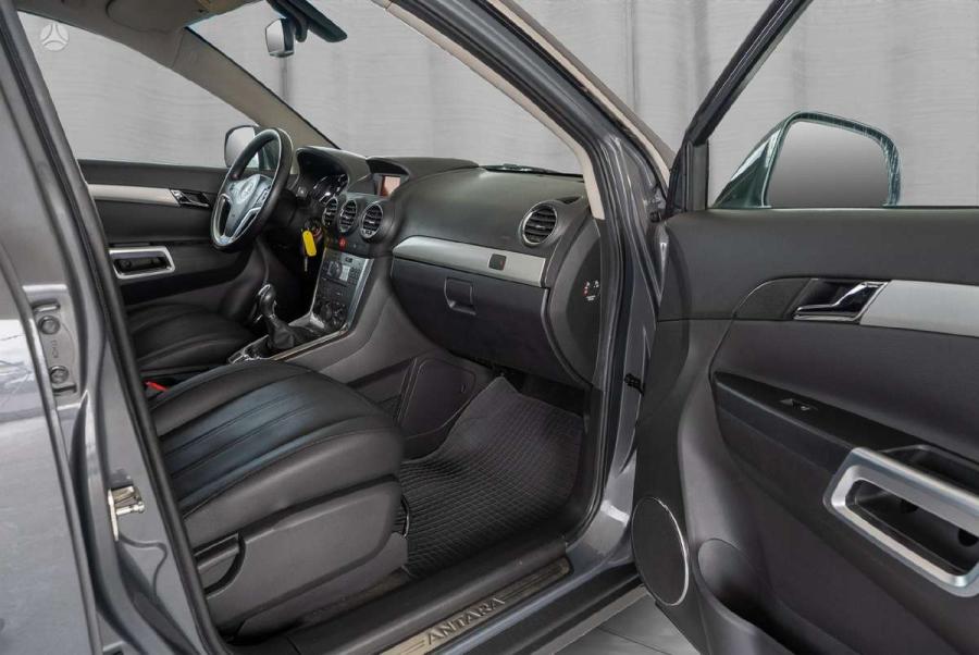 Pelēks Opel Antara 2011 Marijampole, ar dzinēja tilpumu 2.23 L un nobraukumu 183 tūkst. km par 4750 €, foto 31 vietnē AUTOMOTO.COM.LV