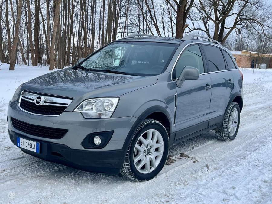 Grey Opel Antara 2011 in Silute, with an engine capacity of 2.38 L and mileage of 174 thousand km for 3999 €, photo 2 on AUTOMOTO.COM.LV