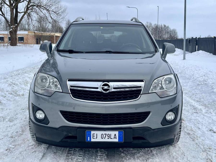 Grey Opel Antara 2011 in Silute, with an engine capacity of 2.38 L and mileage of 174 thousand km for 3999 €, photo 3 on AUTOMOTO.COM.LV