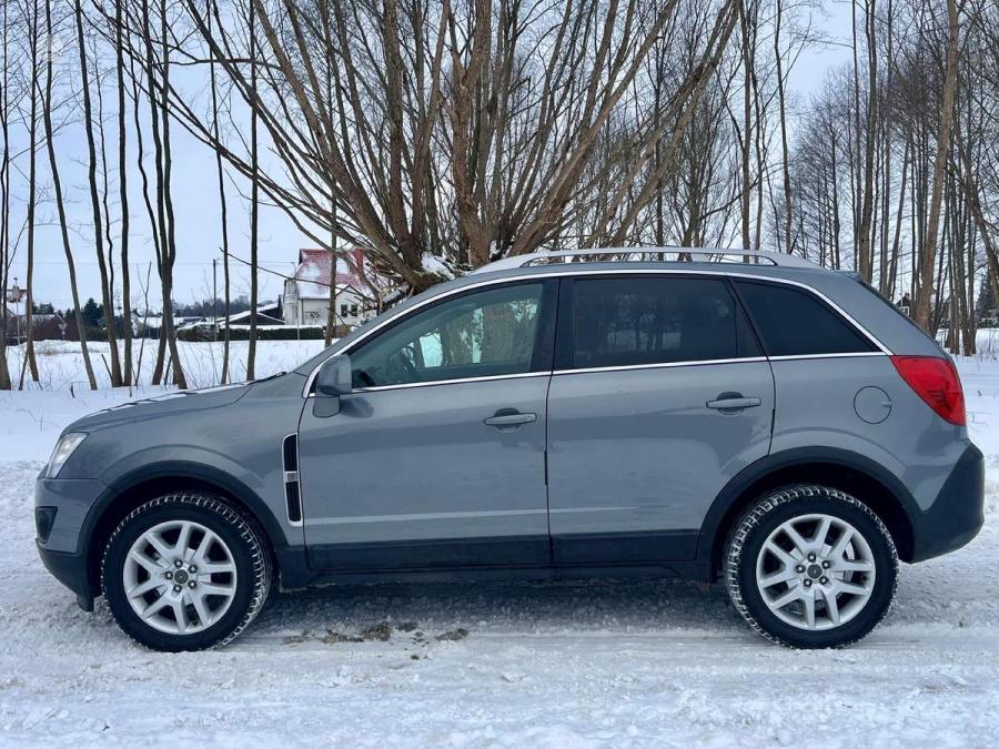 Grey Opel Antara 2011 in Silute, with an engine capacity of 2.38 L and mileage of 174 thousand km for 3999 €, photo 7 on AUTOMOTO.COM.LV