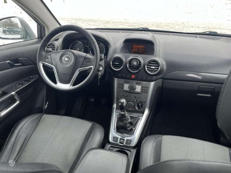 Grey Opel Antara 2011 in Silute, with an engine capacity of 2.38 L and mileage of 174 thousand km for 3999 €, photo 11 on AUTOMOTO.COM.LV