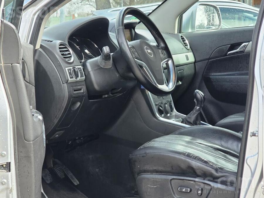 Grey Opel Antara 2011 in Liepaja, with an engine capacity of 2.20 L and mileage of 261 thousand km for 5450 €, photo 15 on AUTOMOTO.COM.LV