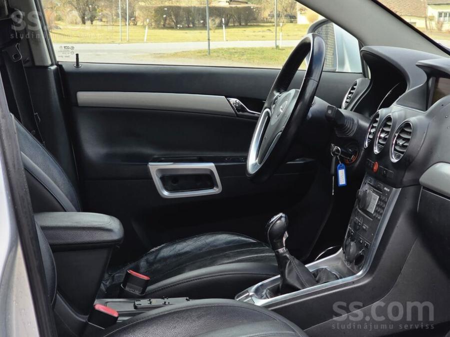 Grey Opel Antara 2011 in Liepaja, with an engine capacity of 2.20 L and mileage of 261 thousand km for 5450 €, photo 18 on AUTOMOTO.COM.LV