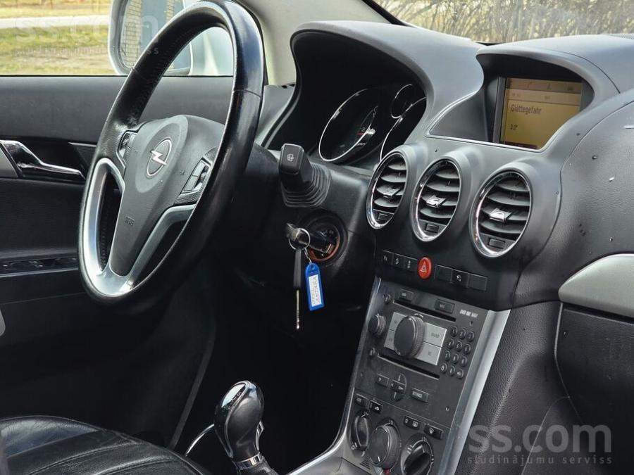 Grey Opel Antara 2011 in Liepaja, with an engine capacity of 2.20 L and mileage of 261 thousand km for 5450 €, photo 19 on AUTOMOTO.COM.LV
