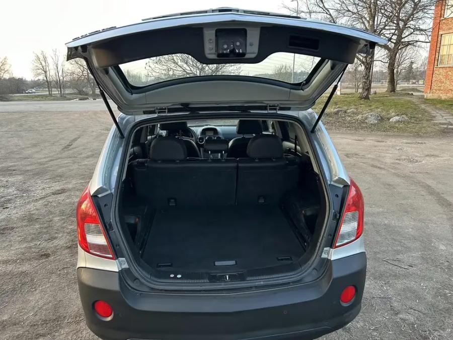 Grey Opel Antara 2011 in Grobiņa, with an engine capacity of 2.20 L and mileage of 179 thousand km for 5500 €, photo 9 on AUTOMOTO.COM.LV