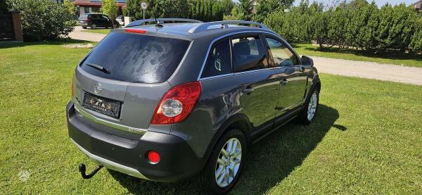 Grey Opel Antara 2011 in Siauliai, with an engine capacity of 1.99 L and mileage of 311 thousand km for 2600 €, photo 5 on AUTOMOTO.COM.LV