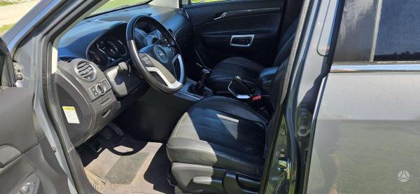 Grey Opel Antara 2011 in Siauliai, with an engine capacity of 1.99 L and mileage of 311 thousand km for 2600 €, photo 7 on AUTOMOTO.COM.LV