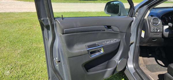 Grey Opel Antara 2011 in Siauliai, with an engine capacity of 1.99 L and mileage of 311 thousand km for 2600 €, photo 8 on AUTOMOTO.COM.LV