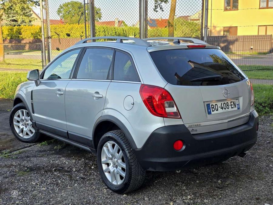 Grey Opel Antara 2011 in Siauliai, with an engine capacity of 2.23 L and mileage of 293 thousand km for 3700 €, photo 6 on AUTOMOTO.COM.LV