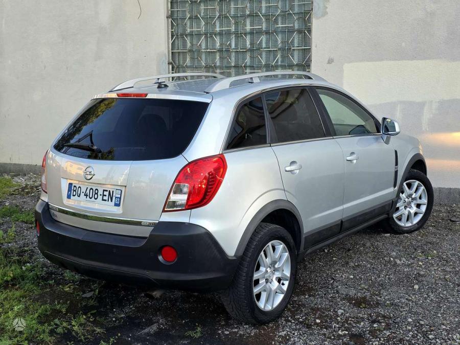 Grey Opel Antara 2011 in Siauliai, with an engine capacity of 2.23 L and mileage of 293 thousand km for 3700 €, photo 8 on AUTOMOTO.COM.LV