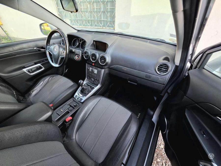 Grey Opel Antara 2011 in Siauliai, with an engine capacity of 2.23 L and mileage of 293 thousand km for 3700 €, photo 15 on AUTOMOTO.COM.LV