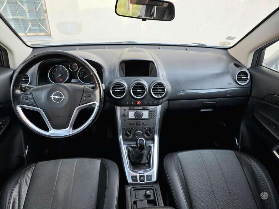 Grey Opel Antara 2011 in Siauliai, with an engine capacity of 2.23 L and mileage of 293 thousand km for 3700 €, photo 19 on AUTOMOTO.COM.LV