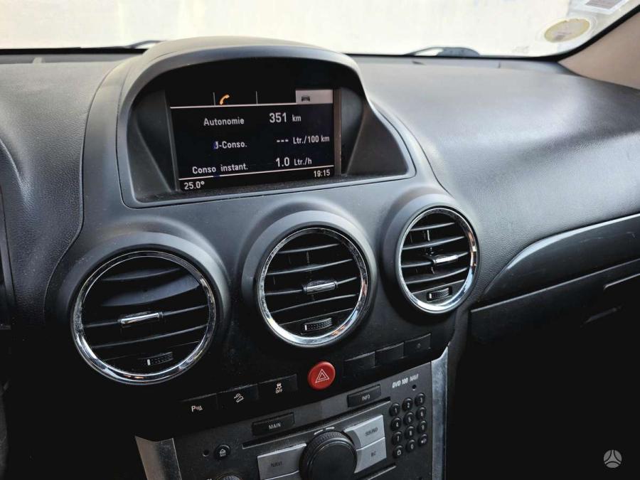 Grey Opel Antara 2011 in Siauliai, with an engine capacity of 2.23 L and mileage of 293 thousand km for 3700 €, photo 22 on AUTOMOTO.COM.LV