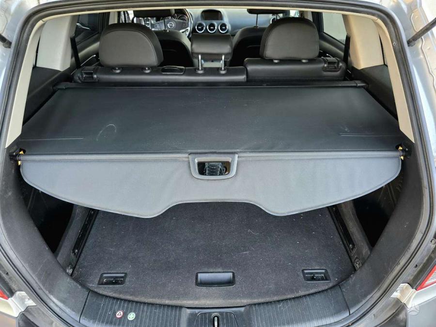 Grey Opel Antara 2011 in Siauliai, with an engine capacity of 2.23 L and mileage of 293 thousand km for 3700 €, photo 23 on AUTOMOTO.COM.LV