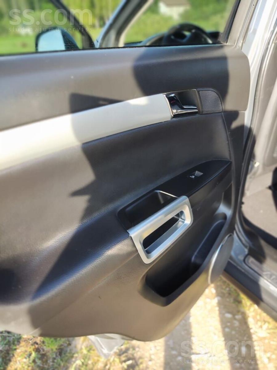 Pelēks Opel Antara 2011 Rīga, ar dzinēja tilpumu 2.20 L un nobraukumu 276 tūkst. km par 3700 €, foto 8 vietnē AUTOMOTO.COM.LV