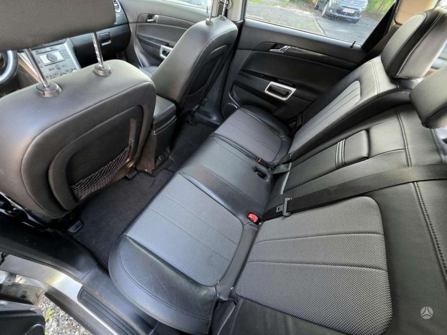 Grey Opel Antara 2011 in Siauliai, with an engine capacity of 2.23 L and mileage of 293 thousand km for 3700 €, photo 17 on AUTOMOTO.COM.LV