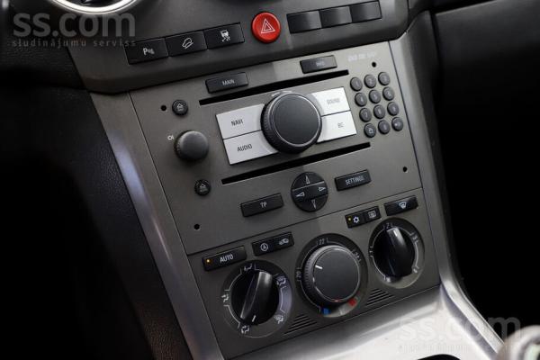 Pelēks Opel Antara 2011 Tukums, ar dzinēja tilpumu 2.00 L un nobraukumu 323 tūkst. km par 2500 €, foto 10 vietnē AUTOMOTO.COM.LV