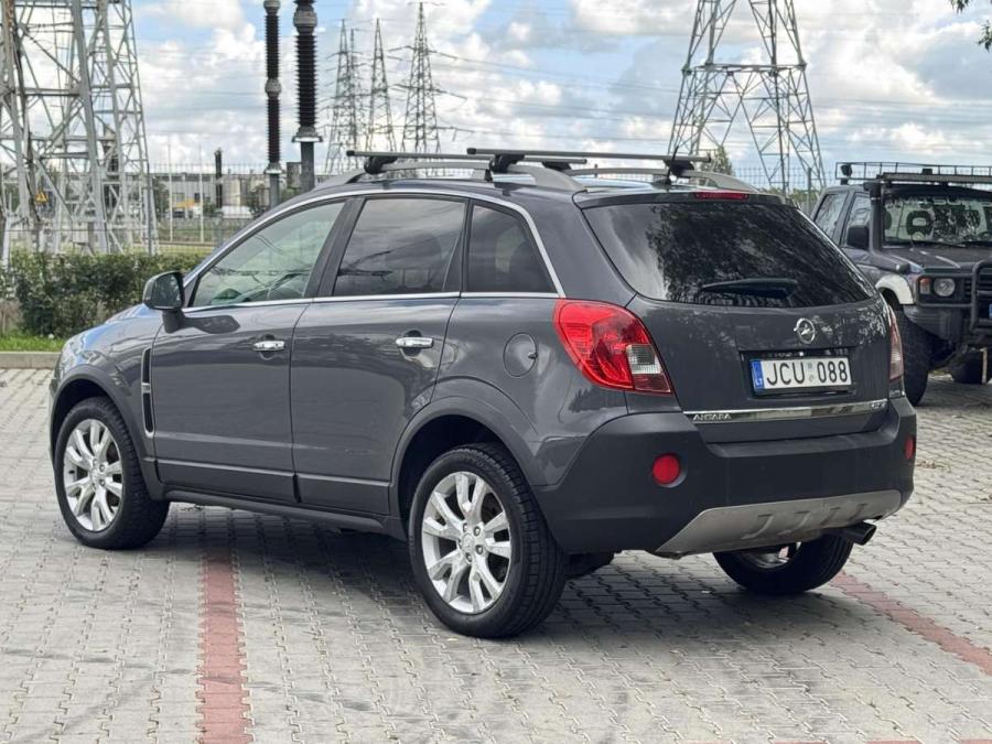 Grey Opel Antara 2011 in Siauliai, with an engine capacity of 2.23 L and mileage of 243 thousand km for 4450 €, photo 8 on AUTOMOTO.COM.LV