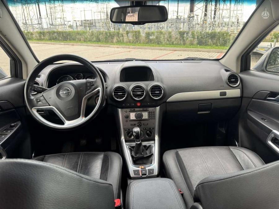 Grey Opel Antara 2011 in Siauliai, with an engine capacity of 2.23 L and mileage of 243 thousand km for 4450 €, photo 11 on AUTOMOTO.COM.LV