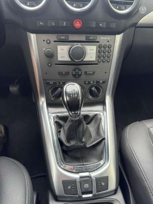 Grey Opel Antara 2011 in Siauliai, with an engine capacity of 2.23 L and mileage of 243 thousand km for 4450 €, photo 13 on AUTOMOTO.COM.LV