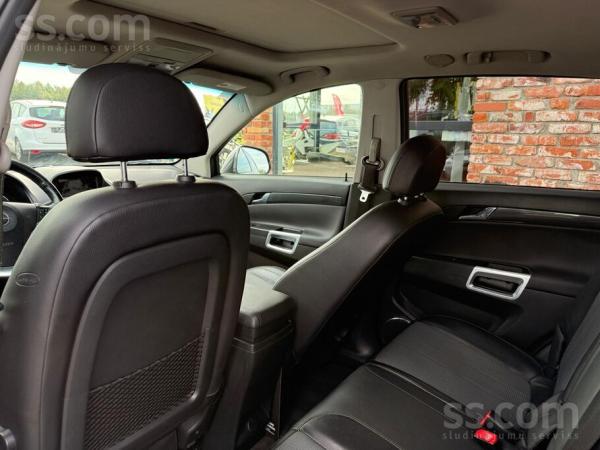 Opel Antara 2011 in Talsi on AUTOMOTO.COM.LV Grey Opel Antara 2011 in Talsi, with an engine capacity of 2.20 L and mileage of 210 thousand km for 6490 €, photo 8 on AUTOMOTO.COM.LV