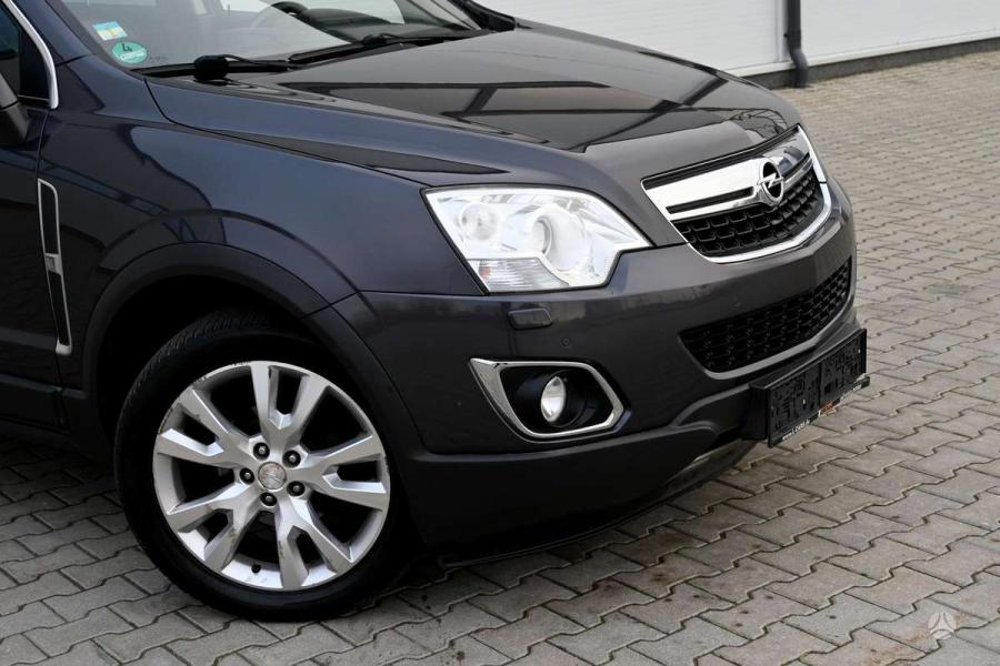 Grey Opel Antara 2012 in Kretinga, with an engine capacity of 2.23 L and mileage of 219 thousand km for 5799 €, photo 4 on AUTOMOTO.COM.LV