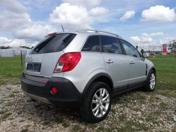 Grey Opel Antara 2012 in Saldus, with an engine capacity of 2.20 L and mileage of 228 thousand km for 7690 €, photo 4 on AUTOMOTO.COM.LV