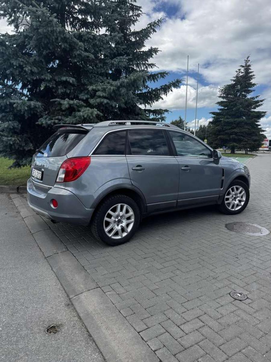 Grey Opel Antara 2012 in Panevezys, with an engine capacity of 2.23 L and mileage of 105 thousand km for 5800 €, photo 4 on AUTOMOTO.COM.LV