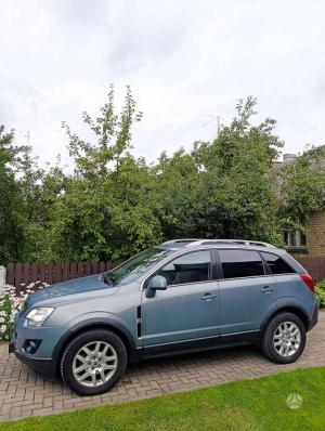 Grey Opel Antara 2012 in Siauliai, with an engine capacity of 2.23 L and mileage of 201 thousand km for 5400 €, photo 3 on AUTOMOTO.COM.LV