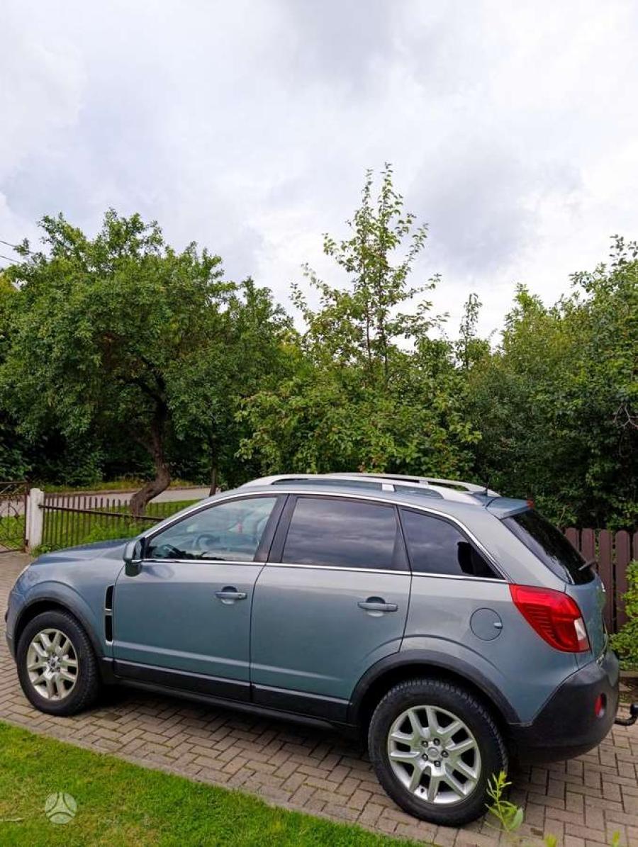 Grey Opel Antara 2012 in Siauliai, with an engine capacity of 2.23 L and mileage of 201 thousand km for 5400 €, photo 4 on AUTOMOTO.COM.LV