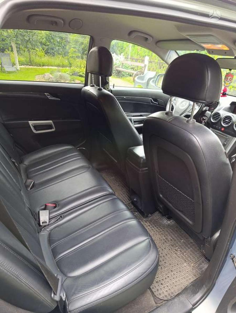 Grey Opel Antara 2012 in Siauliai, with an engine capacity of 2.23 L and mileage of 201 thousand km for 5400 €, photo 14 on AUTOMOTO.COM.LV