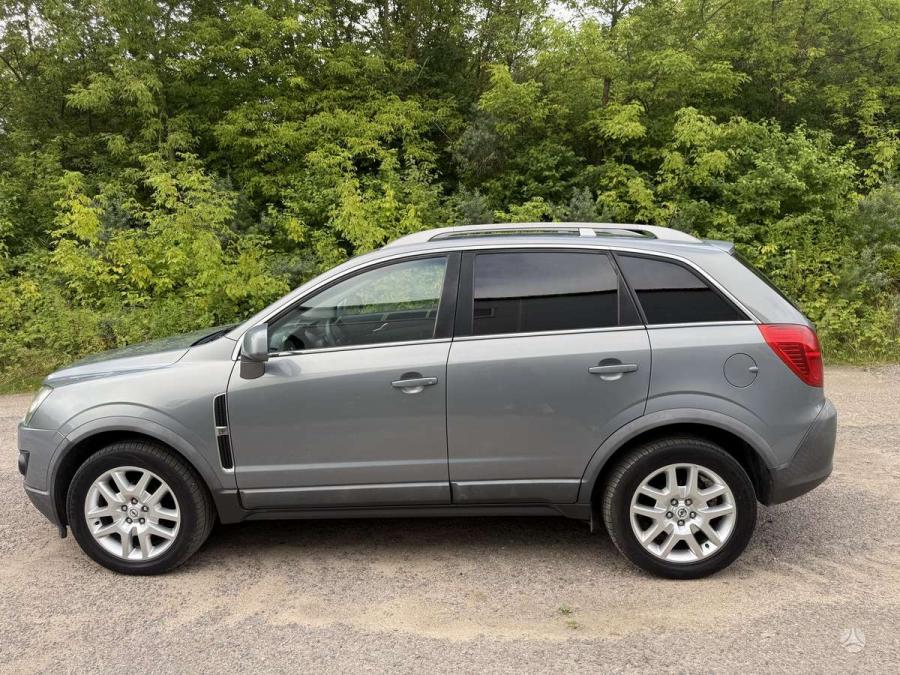 Grey Opel Antara 2012 in Vilnius, with an engine capacity of 2.23 L and mileage of 257 thousand km for 3500 €, photo 8 on AUTOMOTO.COM.LV