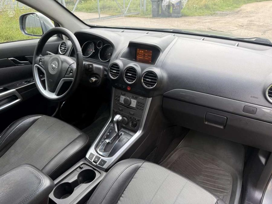 Grey Opel Antara 2012 in Vilnius, with an engine capacity of 2.23 L and mileage of 257 thousand km for 3500 €, photo 10 on AUTOMOTO.COM.LV