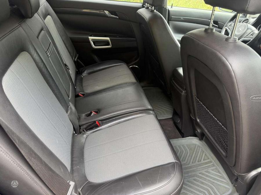 Grey Opel Antara 2012 in Vilnius, with an engine capacity of 2.23 L and mileage of 257 thousand km for 3500 €, photo 11 on AUTOMOTO.COM.LV