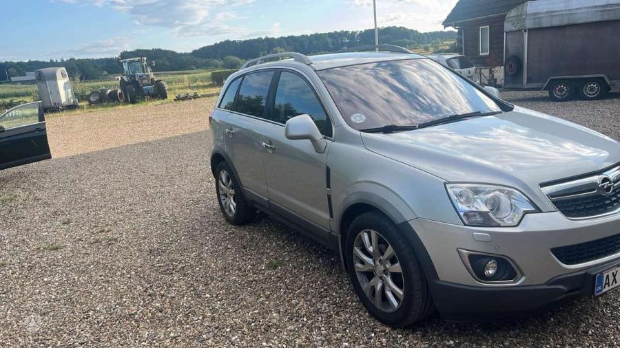 Grey Opel Antara 2012 in Panevezys, with an engine capacity of 2.23 L and mileage of 332 thousand km for 4250 €, photo 4 on AUTOMOTO.COM.LV